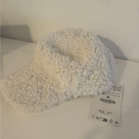 Zara | Accessories | Nwt Zara Ivory Sherpa Fuzzy Baseball Cap Hat ...